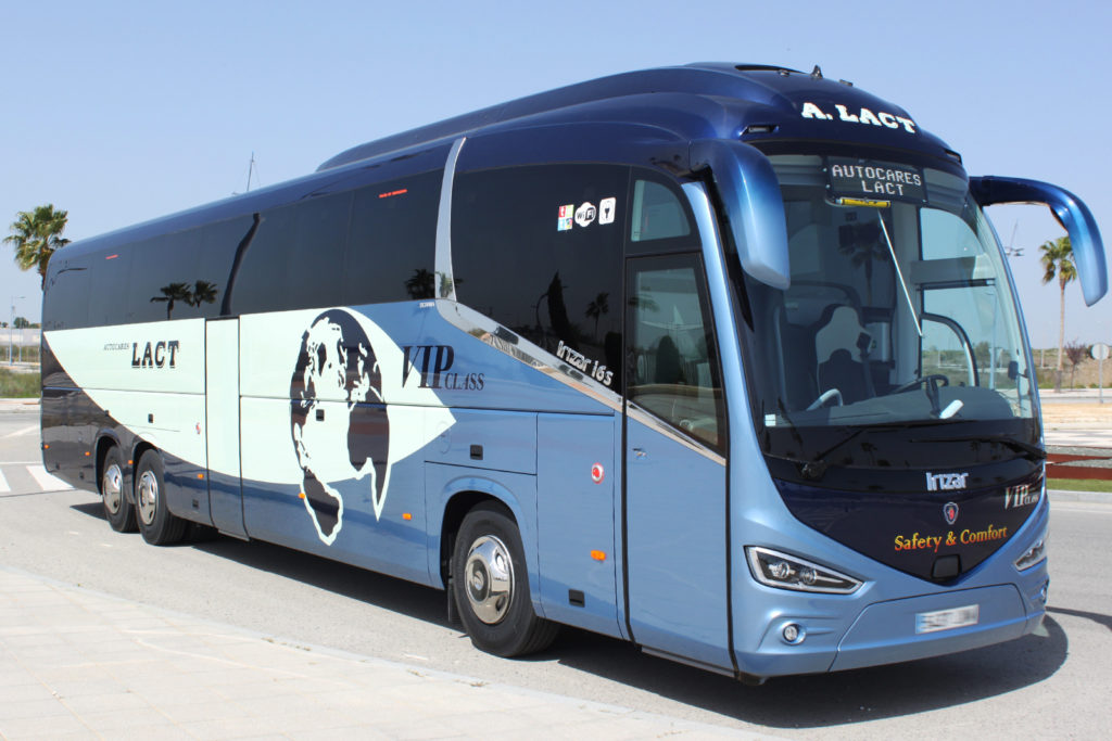 Alquiler de autocares con capacidad de hasta 74 plazas - Servicio de ...